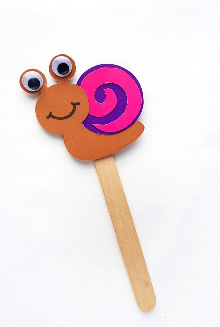 Paper Snail Puppet Craft - Free Template * Moms and Crafters