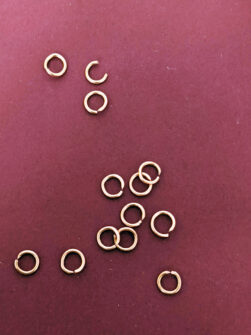 How to Make Jump Rings from Scratch * Moms and Crafters