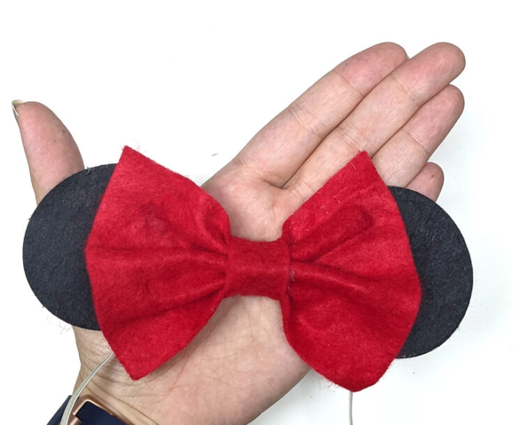 Minnie Mouse Ears for Babies - DIY Costume * Moms and Crafters