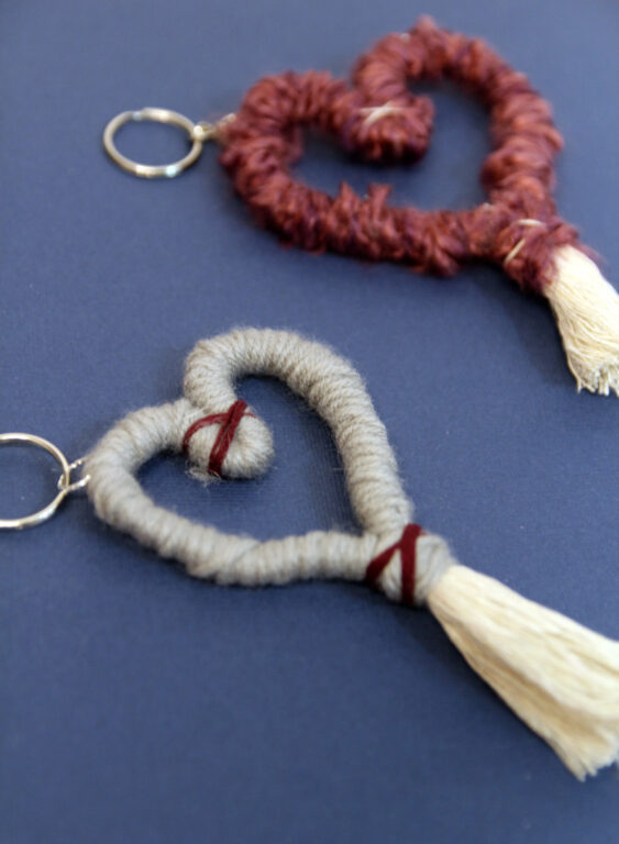 Macrame Heart Keychain * Moms and Crafters