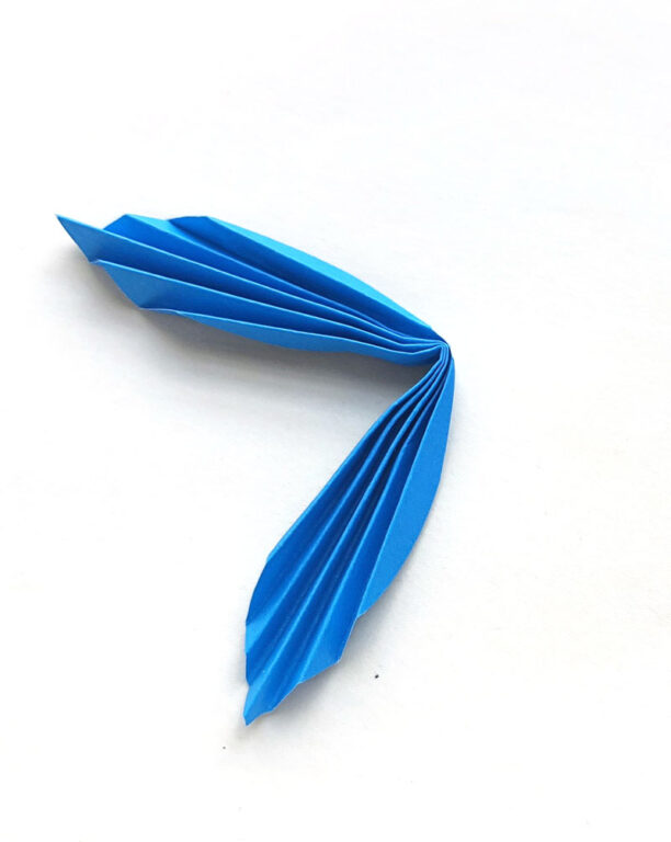 One Fish Two Fish Craft - Dr Seuss Book Puppets! * Moms and Crafters