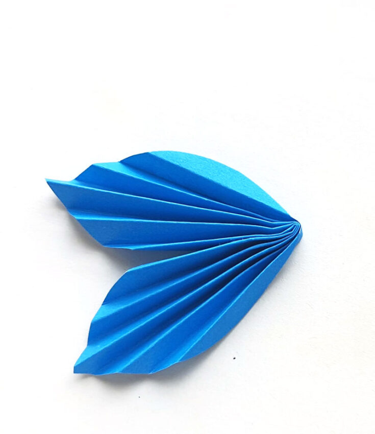 One Fish Two Fish Craft - Dr Seuss Book Puppets! * Moms and Crafters