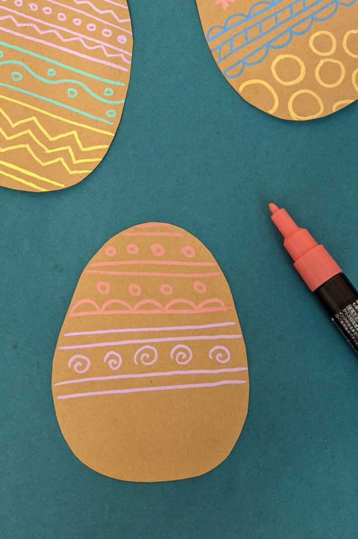 Paper Easter Egg Craft - Doodle Eggs! * Moms and Crafters