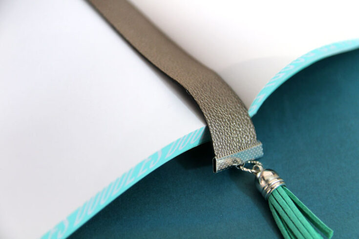 DIY Leather Bookmarks in minutes! * Moms and Crafters