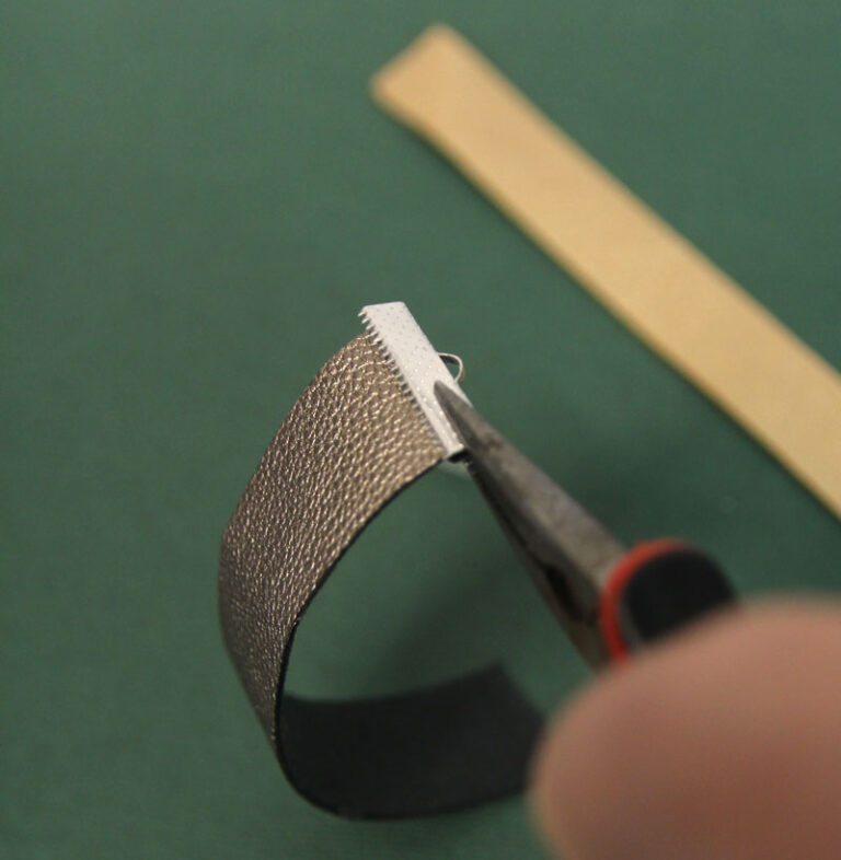 DIY Leather Bookmarks in minutes! * Moms and Crafters