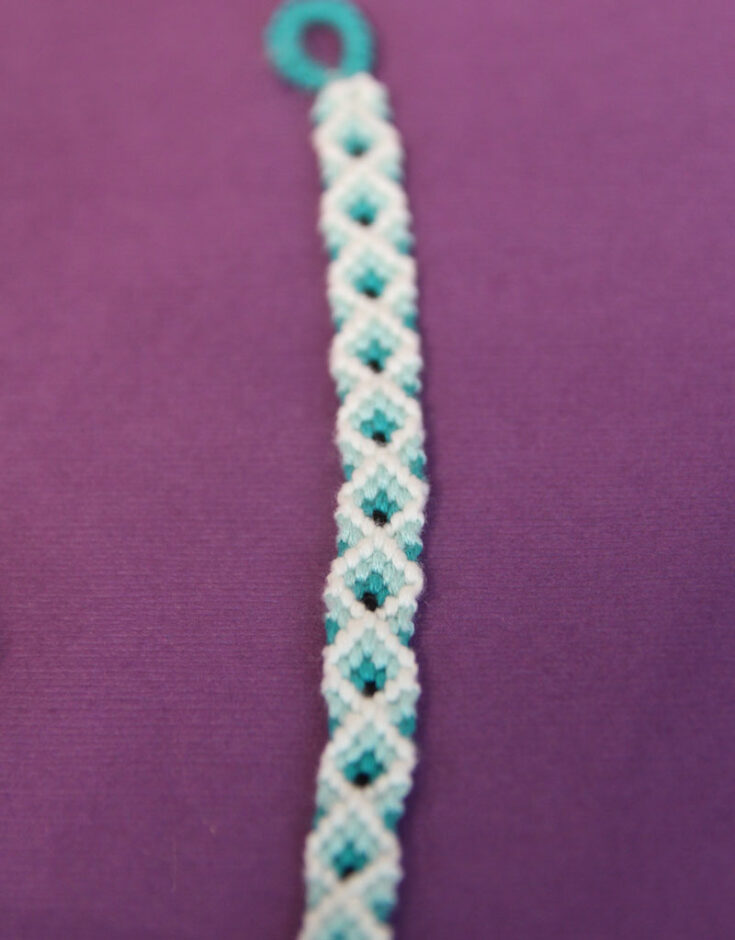 Diamond Friendship Bracelet Pattern - With a 3D Effect!