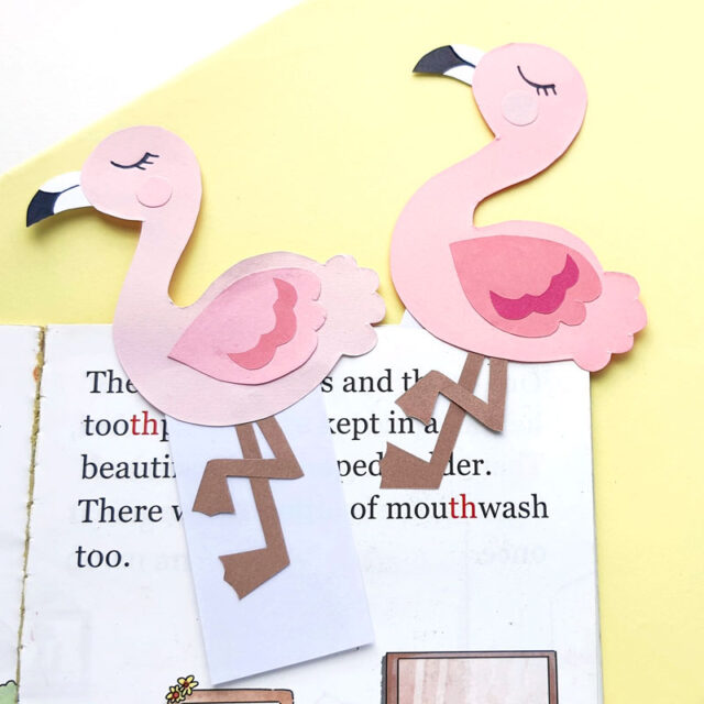 Flamingo Bookmark - Free Template * Moms and Crafters