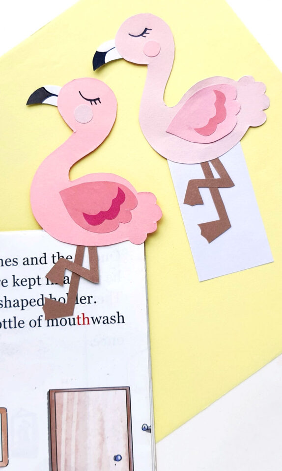 Flamingo Bookmark - Free Template * Moms and Crafters