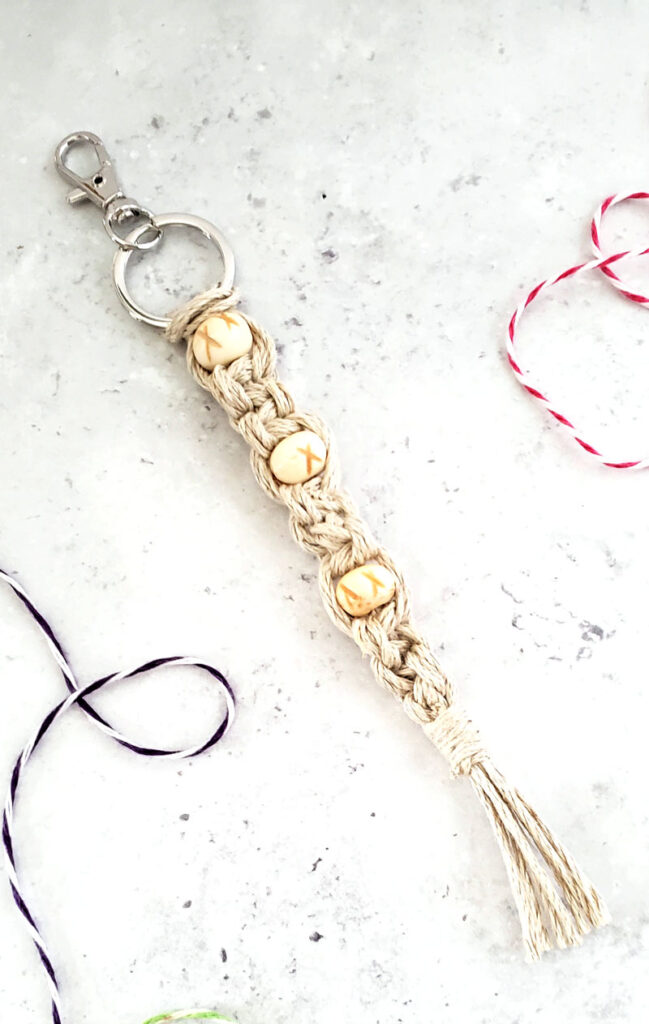 Macrame Keychain - Classic Hemp Cord Craft * Moms and Crafters