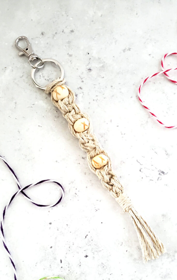 Macrame Keychain - Classic Hemp Cord Craft * Moms and Crafters