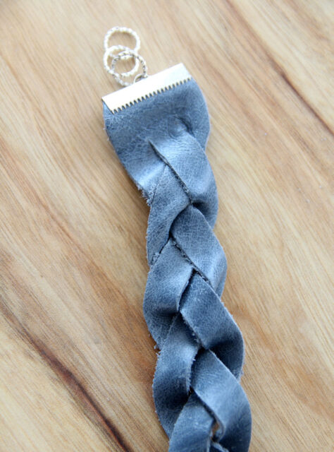 Magic Leather Braid Bracelet Tutorial * Moms and Crafters