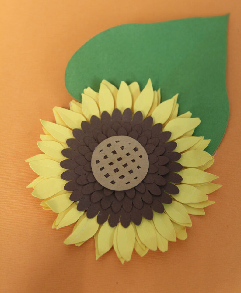 DIY Paper Sunflower Templates * Moms and Crafters