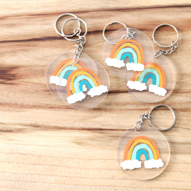 DIY Rainbow Keychains - a Fun Party Favor! * Moms and Crafters