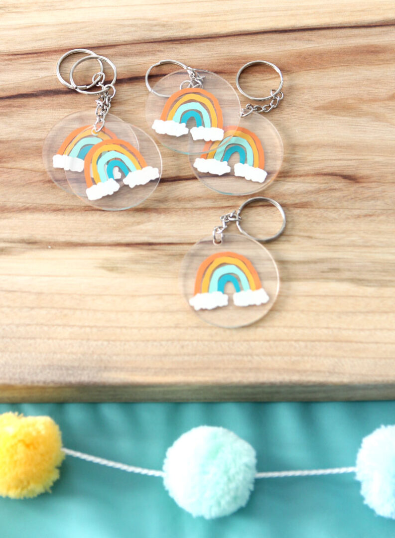 DIY Rainbow Keychains - a Fun Party Favor! * Moms and Crafters