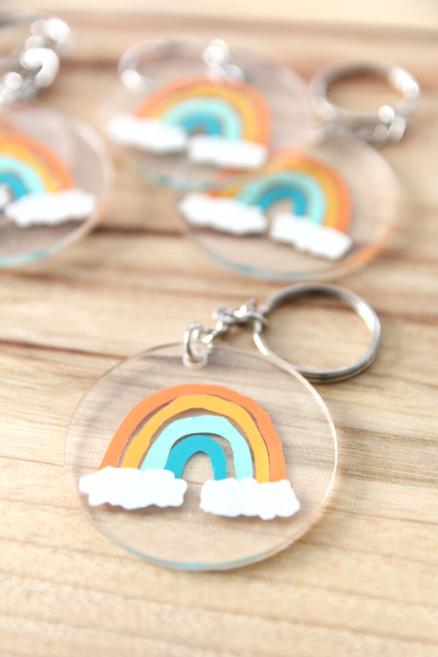 DIY Rainbow Keychains - a Fun Party Favor! * Moms and Crafters