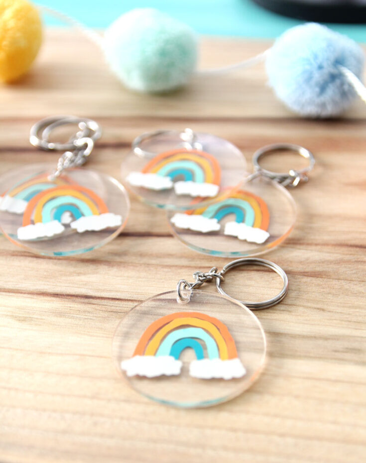 DIY Rainbow Keychains - a Fun Party Favor! * Moms and Crafters