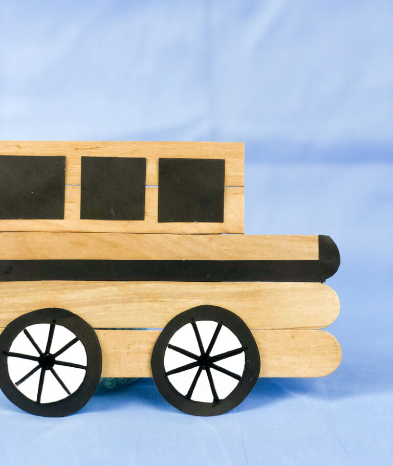 Easy School Bus Craft from Popsicle Sticks * Moms and Crafters