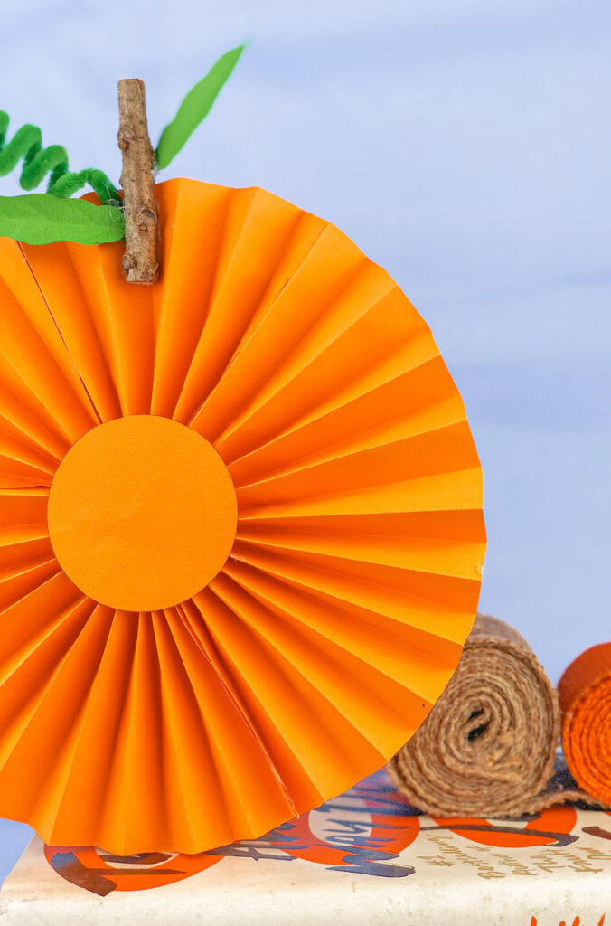 How to Make Paper Pumpkin Wall Decor * Moms and Crafters