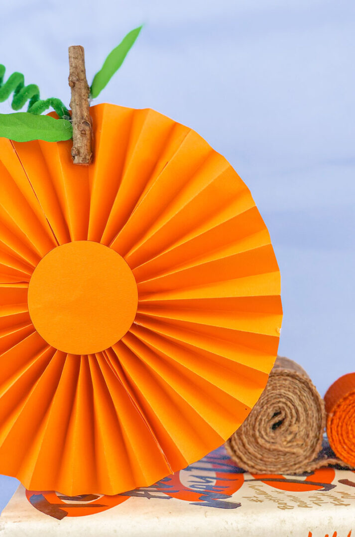 How to Make Paper Pumpkin Wall Decor * Moms and Crafters