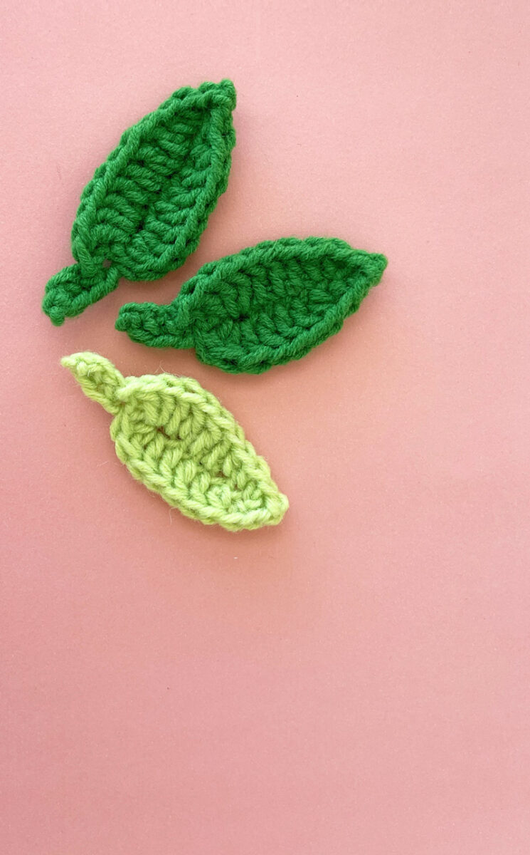 Small Leaf Crochet Pattern * Moms and Crafters