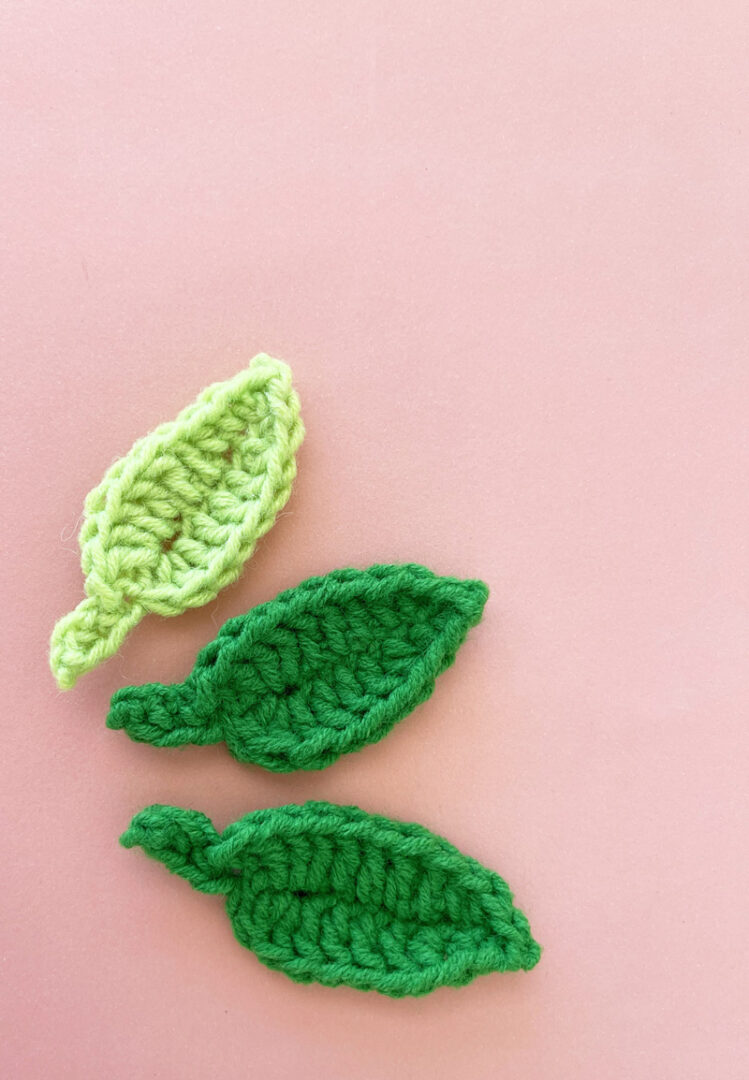 Small Leaf Crochet Pattern * Moms and Crafters