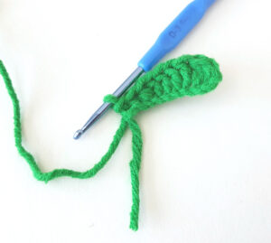 Small Leaf Crochet Pattern * Moms and Crafters