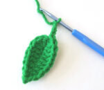 Small Leaf Crochet Pattern * Moms and Crafters
