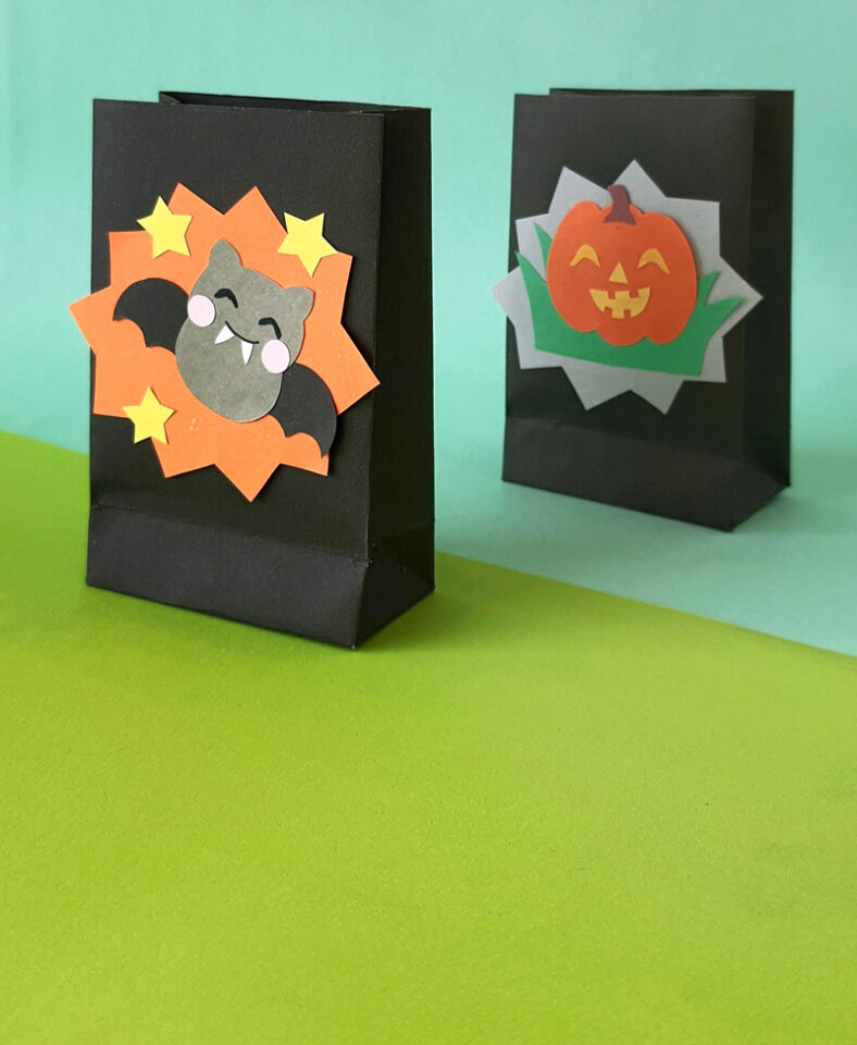 DIY Paper Halloween Treat Bags * Moms and Crafters