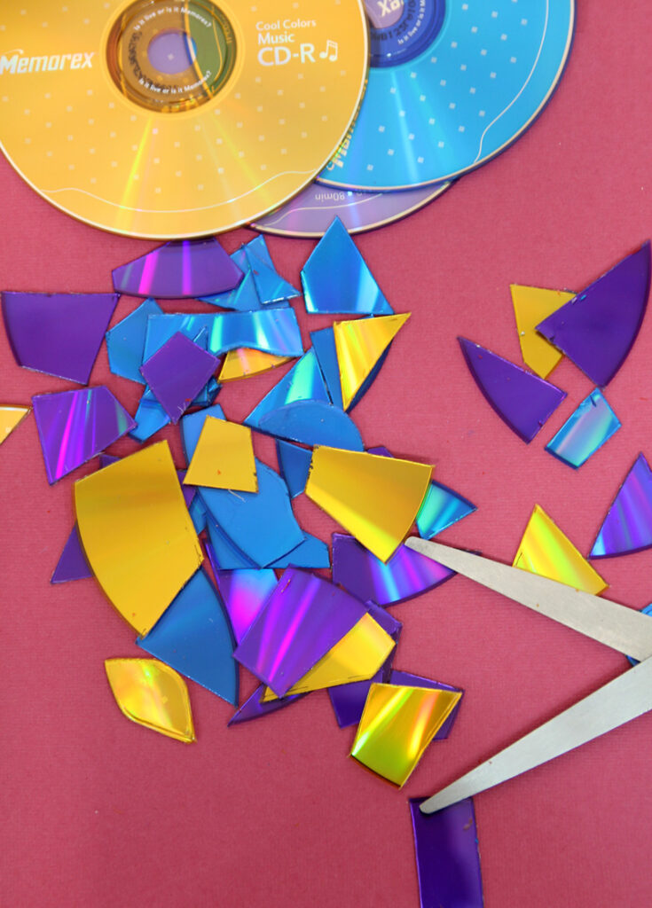 How to Cut CDs and DVDs for Crafting * Moms and Crafters