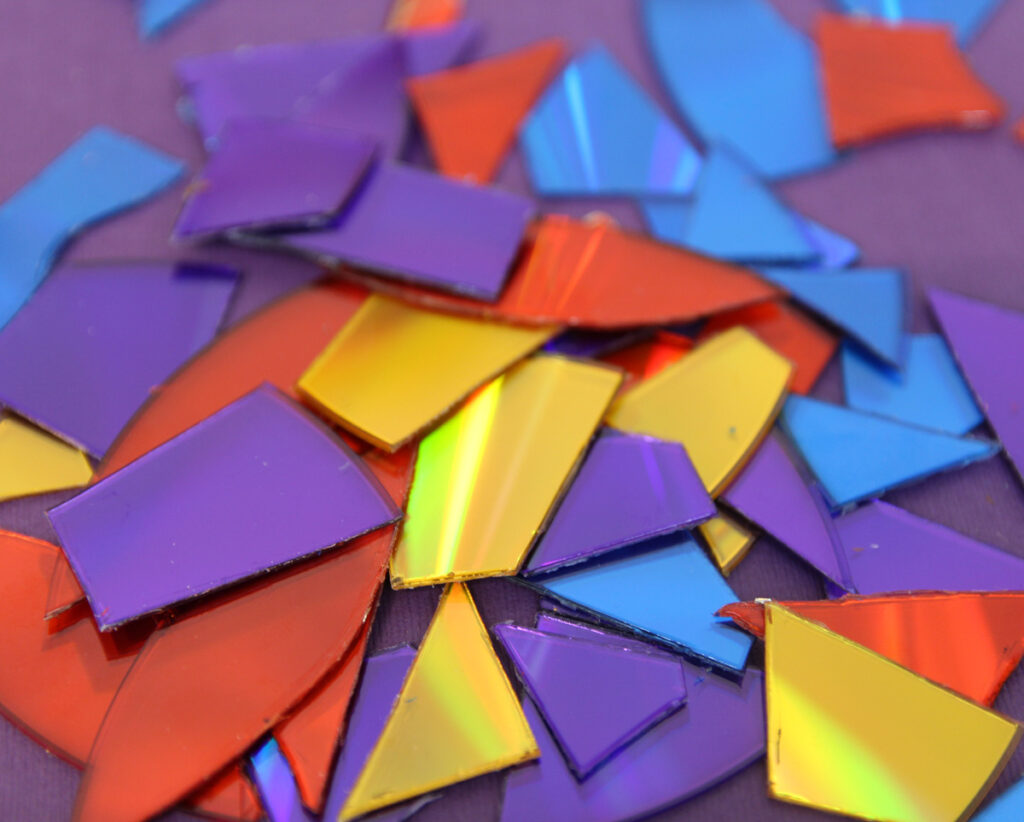 How to Cut CDs and DVDs for Crafting * Moms and Crafters