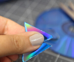 How to Cut CDs and DVDs for Crafting * Moms and Crafters