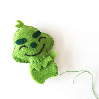Felt Grinch Ornament Template * Moms and Crafters