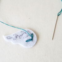 Felt Dove Ornament - Free Pattern * Moms and Crafters
