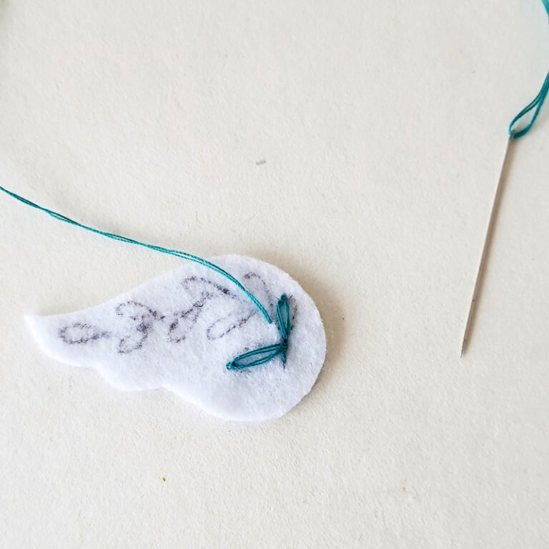 Felt Dove Ornament - Free Pattern * Moms and Crafters