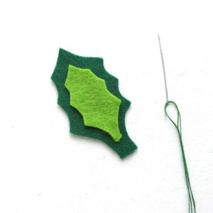 Felt Holly Ornament with a Free Template * Moms and Crafters