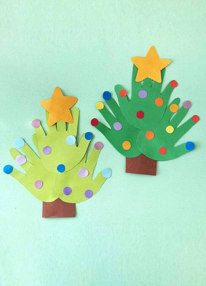 Handprint Christmas Tree Craft * Moms and Crafters