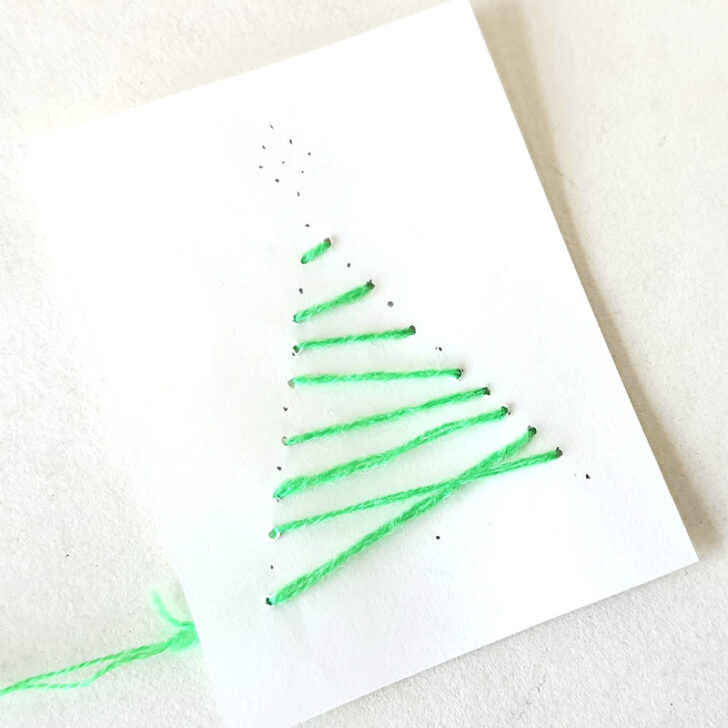 Stitched Christmas Cards - String Art * Moms and Crafters