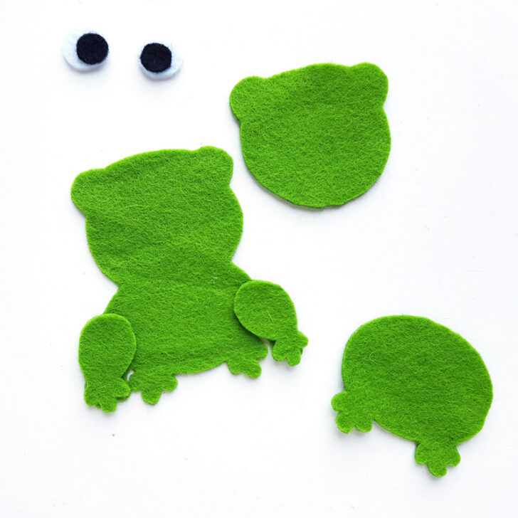 Felt Frog Pattern & Softie Craft * Moms and Crafters