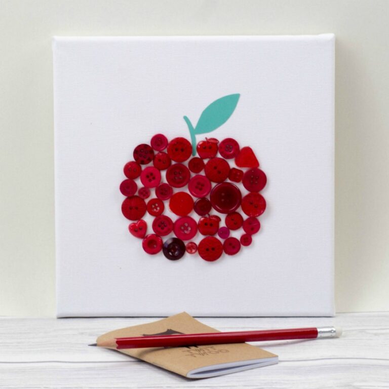 22+ Ideas for Crafting with Buttons * Moms and Crafters