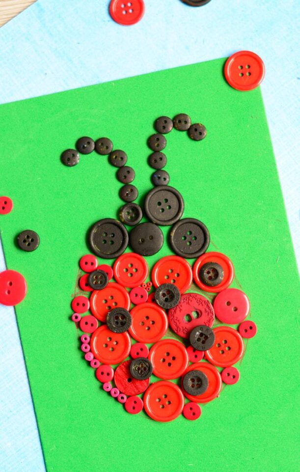 22+ Ideas for Crafting with Buttons * Moms and Crafters
