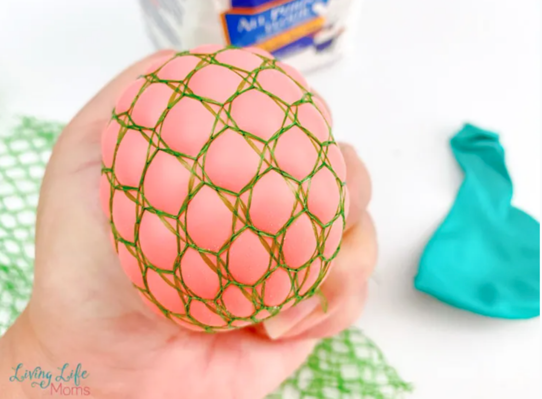 16+ Incredible Fidget DIY Ideas * Moms and Crafters