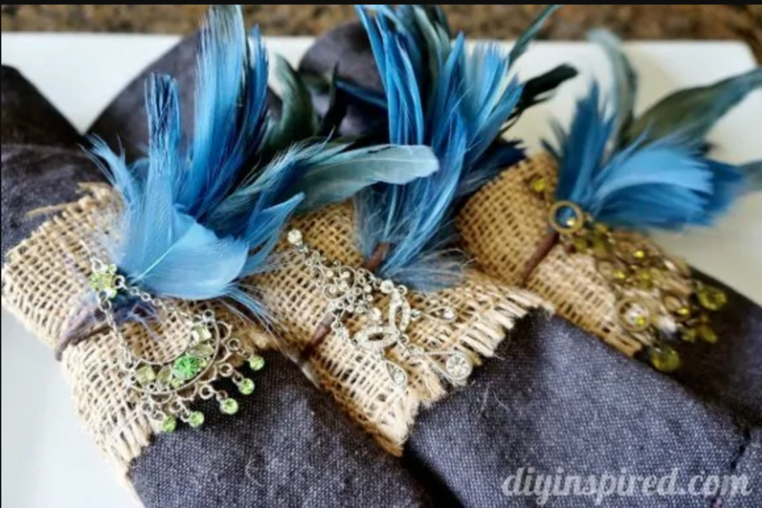 18+ Feather Crafts to Display, Wear, and Enjoy!
