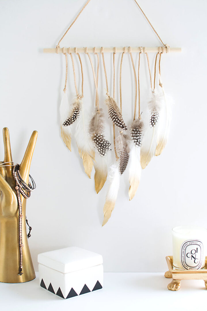 18+ Feather Crafts to Display, Wear, and Enjoy!