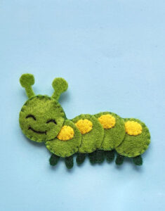 Felt Caterpillar Template * Moms and Crafters