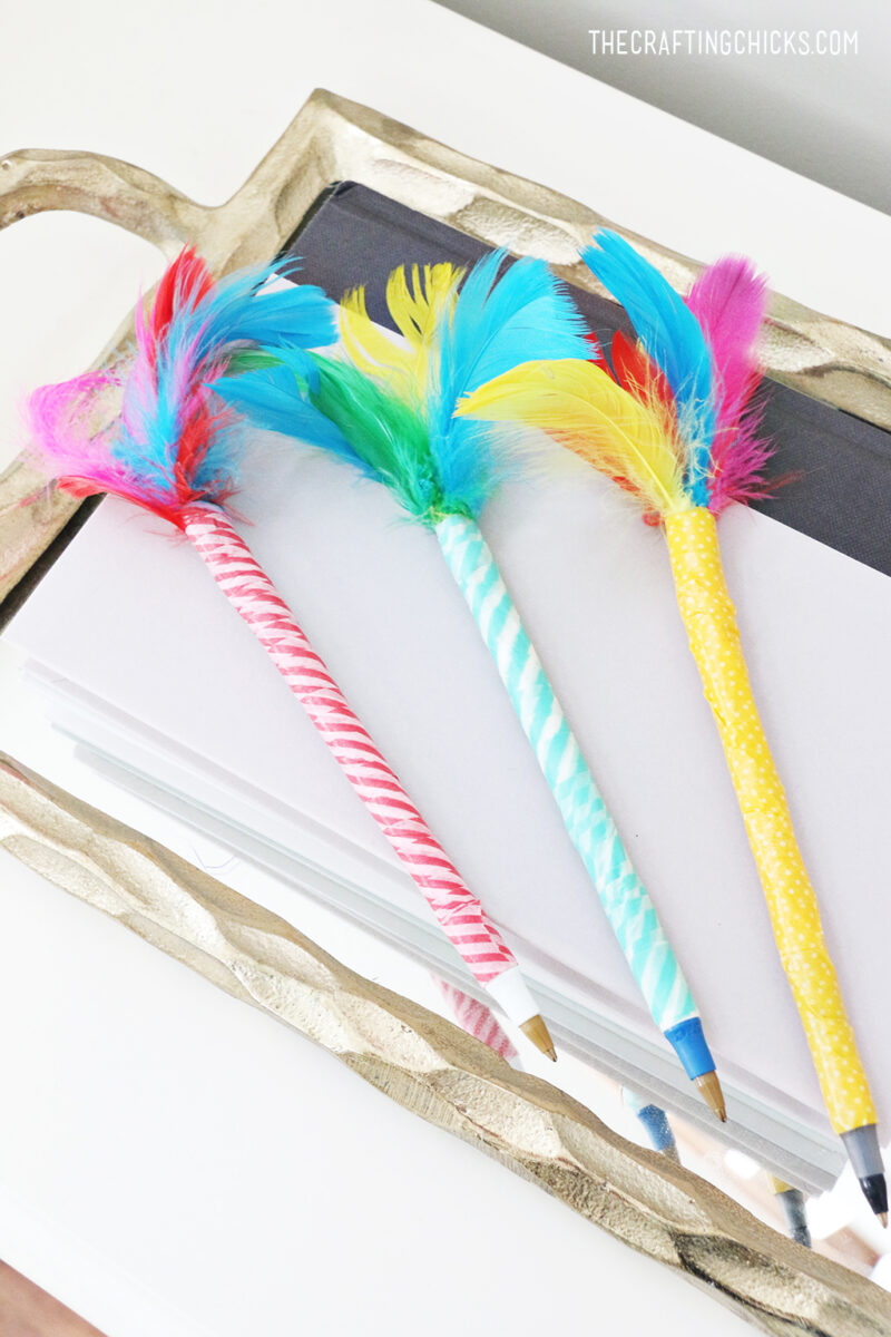 18+ Feather Crafts to Display, Wear, and Enjoy!