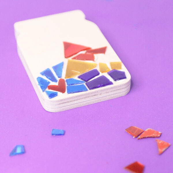 CD Mosaics - Repurpose Old CDs into Art! * Moms and Crafters