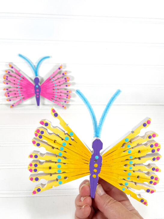Clothespin Butterfly * Moms and Crafters