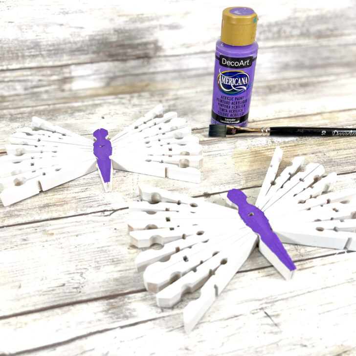 Clothespin Butterfly * Moms and Crafters