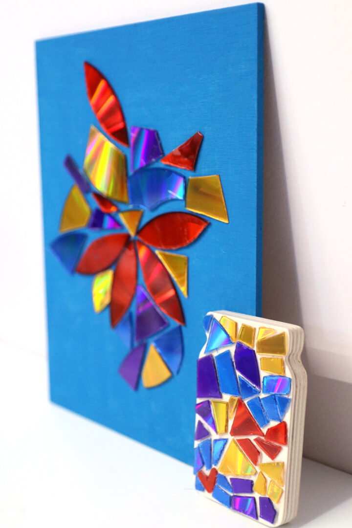 CD Mosaics - Repurpose Old CDs into Art! * Moms and Crafters