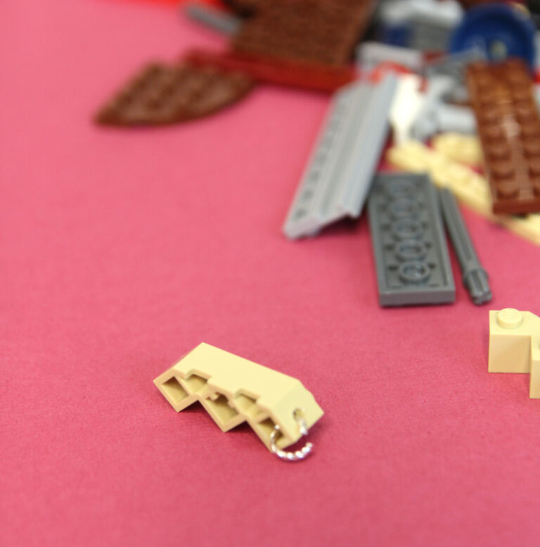 DIY LEGO Keychain using real bricks! * Moms and Crafters